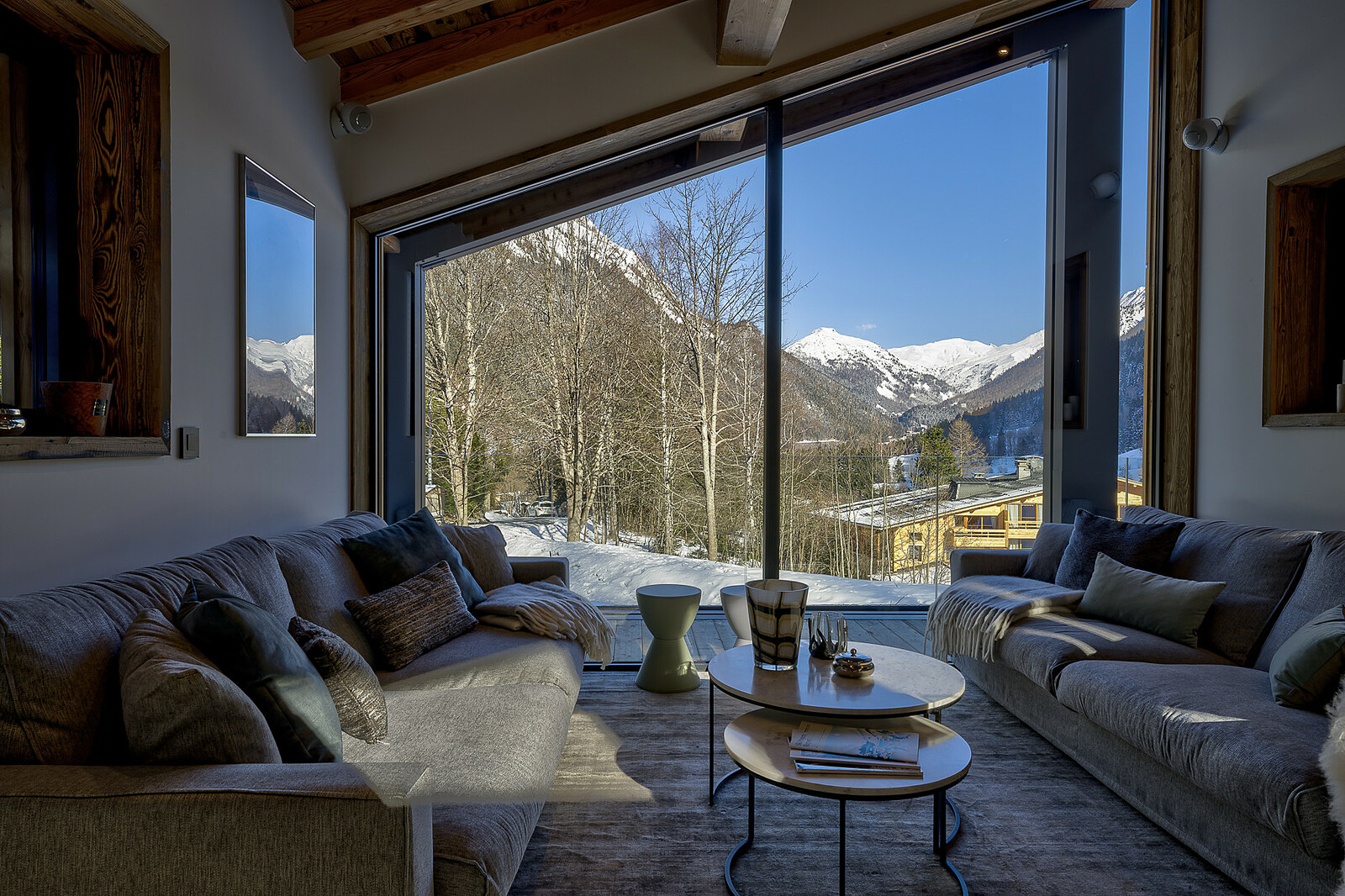 Chamonix Prestige: Mountain Base